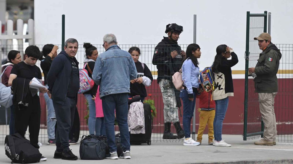 Mexico Moving Migrants Away From Borders to Relieve Pressure – NBC Chicago