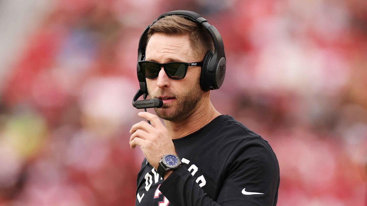 Caleb Williams puts in good word for Kliff Kingsbury ahead of head ...
