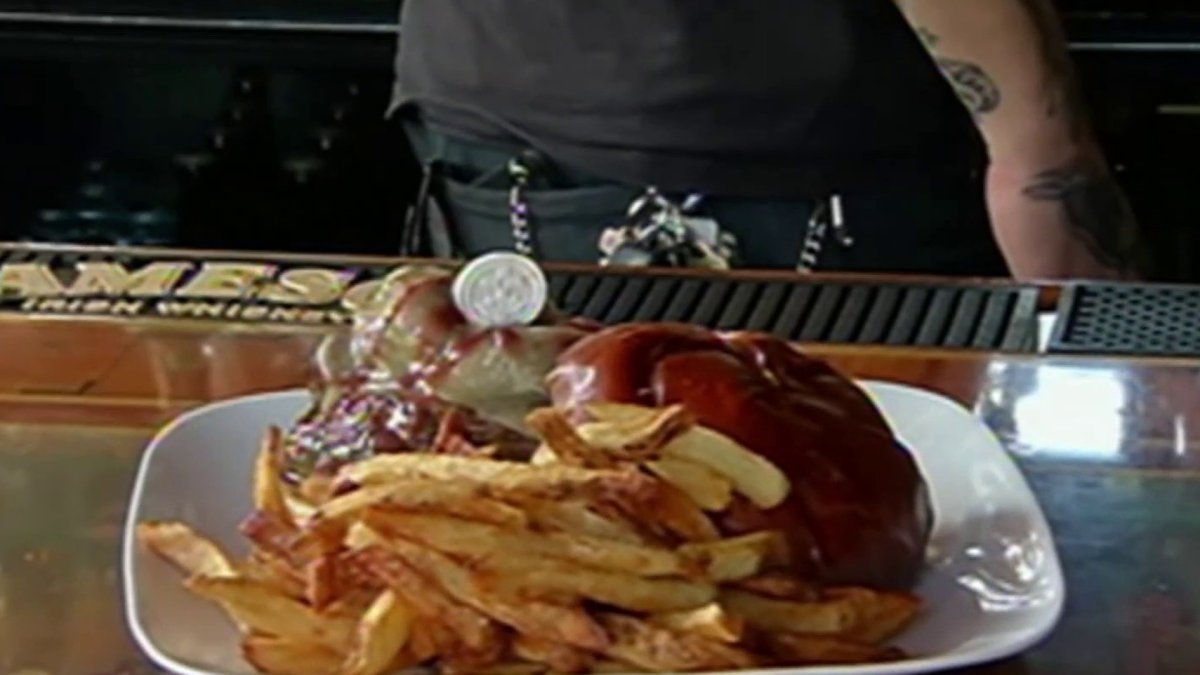 Kuma’s Corner Set to Serve Up Dessert Treats, Gourmet Hot Dogs at ...