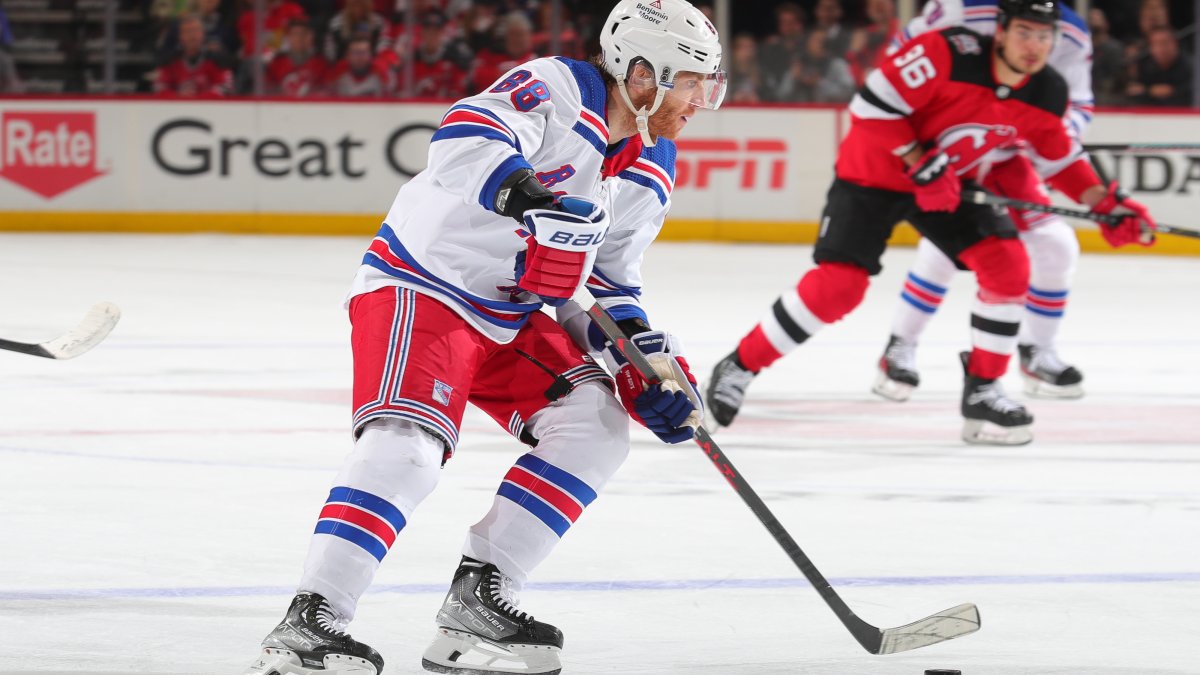 Patrick Kane displays otherworldly recovery from hip surgery with ...