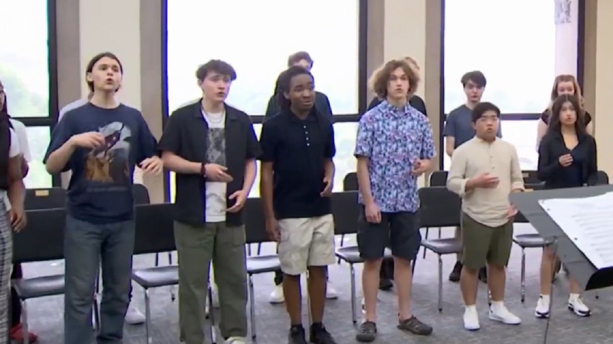 Uniting Voices Chicago to perform at NASCAR street race – NBC Chicago