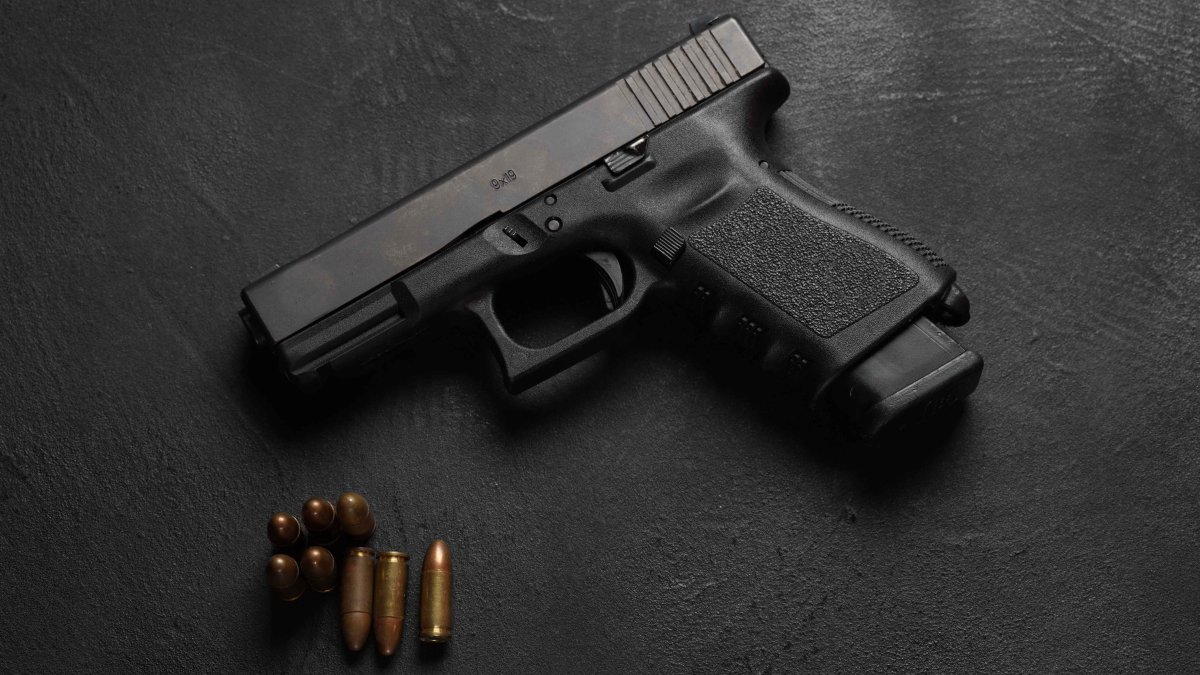 Chicago sues gunmaker over Glock switches that convert pistols into ... Chicago sues gunmaker over Glock switches that convert pistols into ...