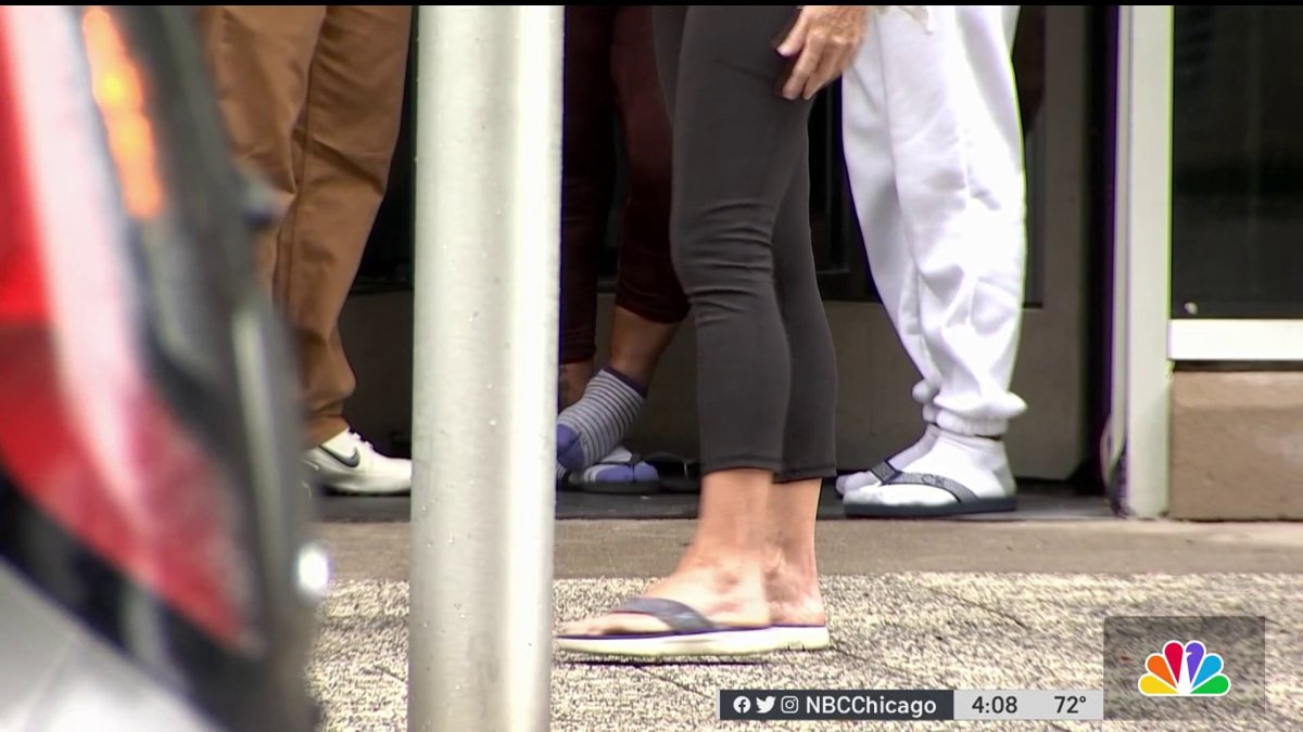 Search for migrant housing in Chicago continues as police stations ...