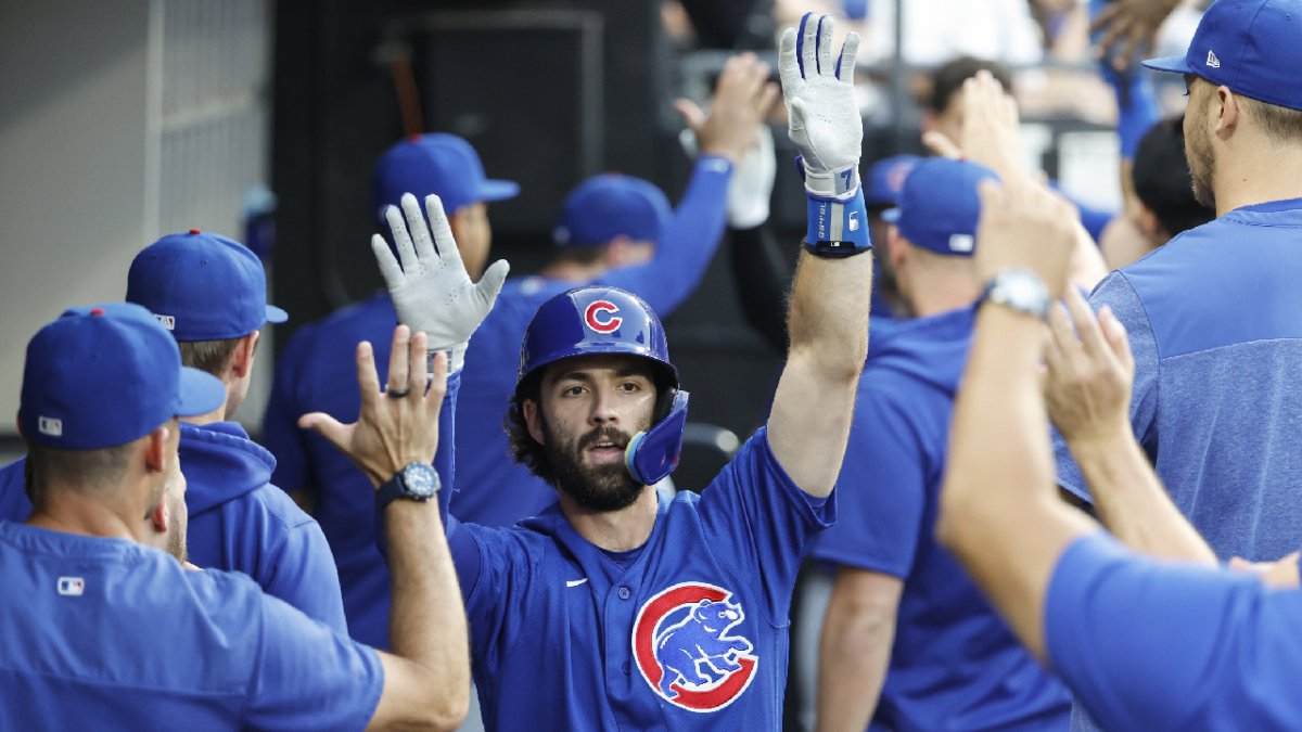 Dansby Swanson homers twice as the streaking Cubs beat the crosstown ...