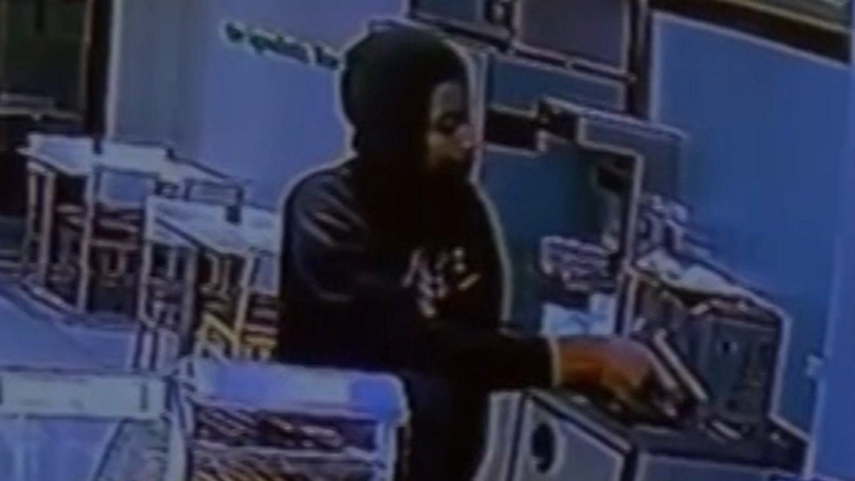 Surveillance video shows moment of gunpoint robbery at Subway in ...