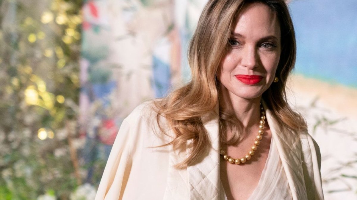 Angelina Jolie debuts middle finger tattoos with mystery message – NBC ...