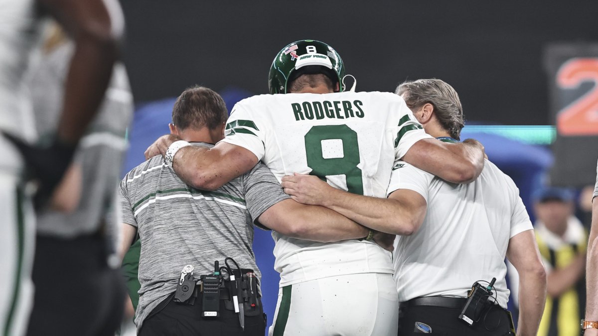 Jets’ Aaron Rodgers suffers season-ending Achilles injury – NBC Chicago
