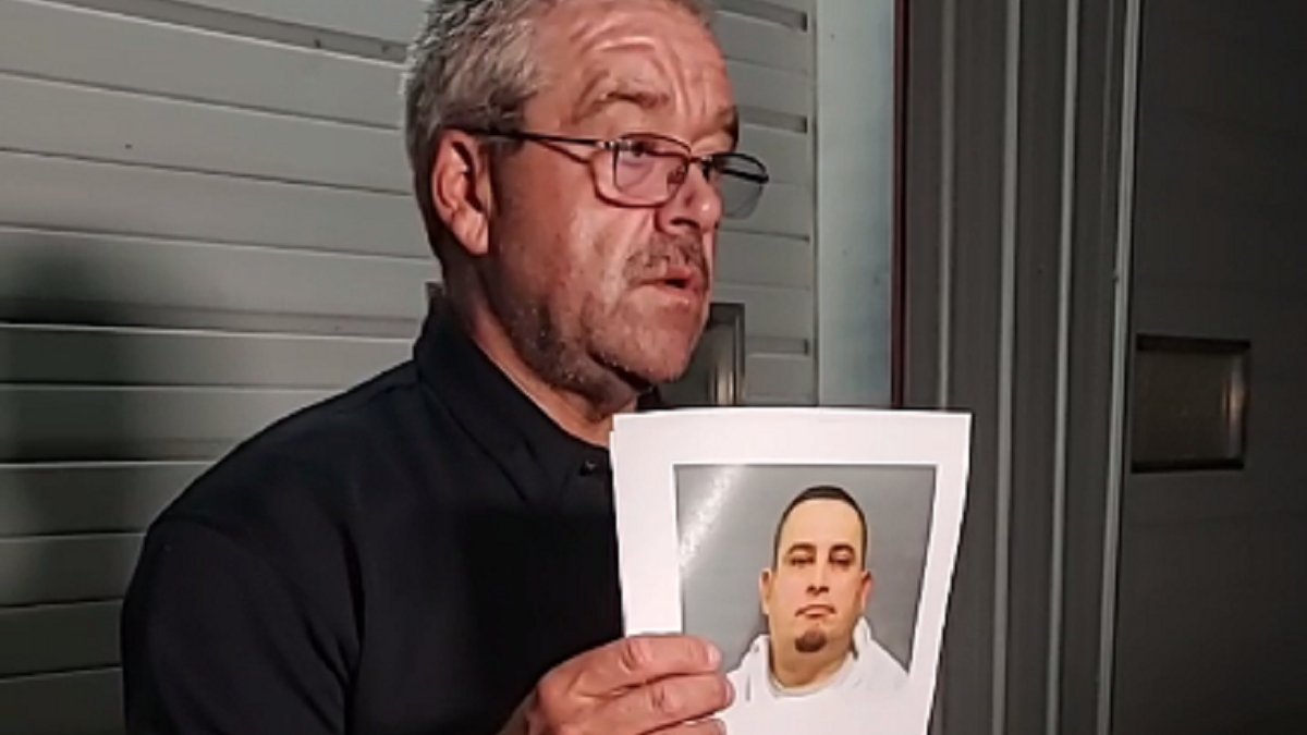 Kenney Illinois shooting: Victims ID’d as suspect’s son, father-in-law ...