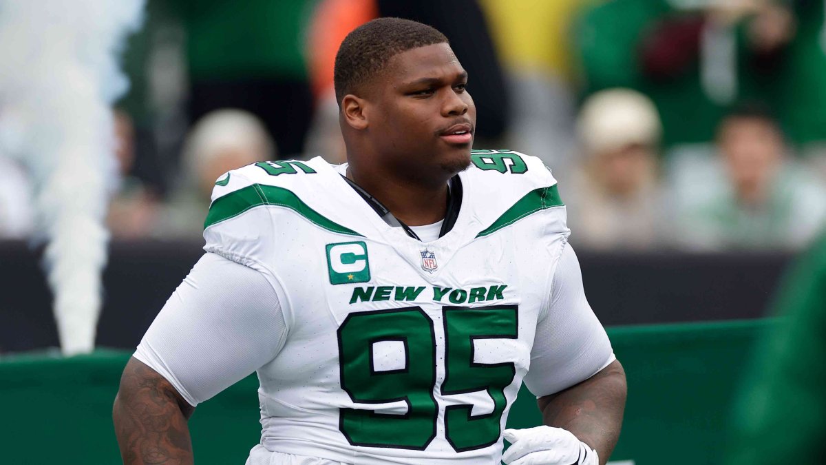 Jets’ Quinnen Williams pays it forward off the field – NBC Chicago