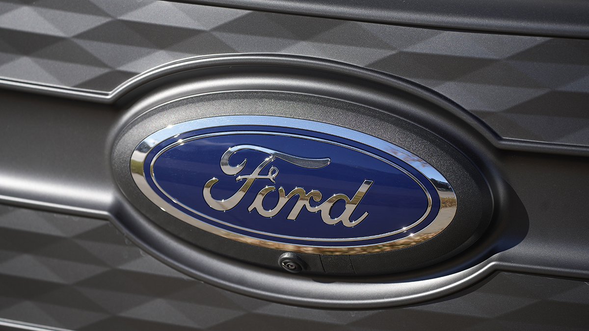 Ford recalls Explorer SUVs to fix trim pieces that can fly off – NBC ...