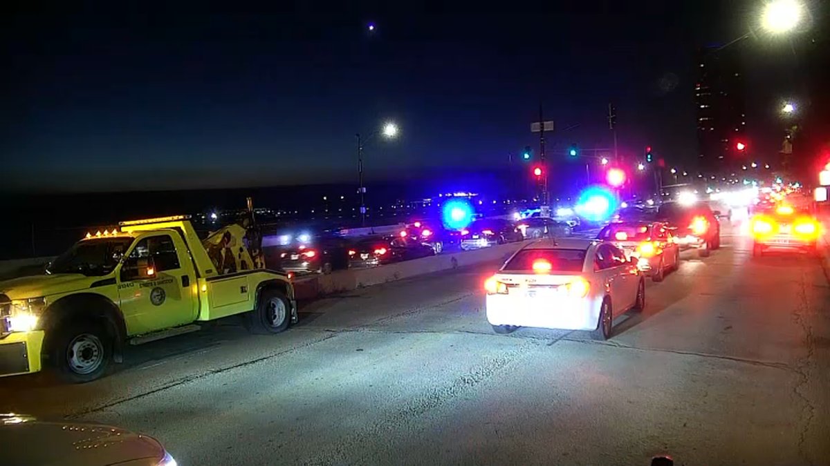 Man killed while trying to walk across DuSable Lake Shore Drive – NBC ...