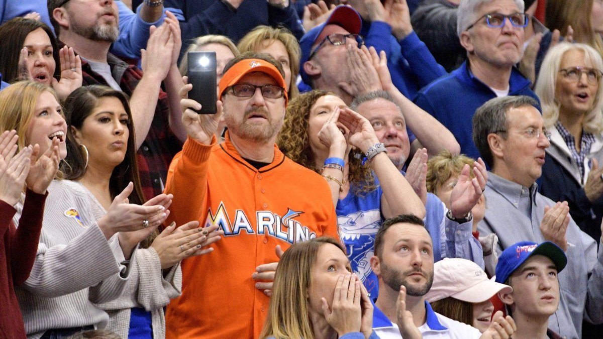 MLB fans confused as Marlins Man attends Diamondbacks-Brewers