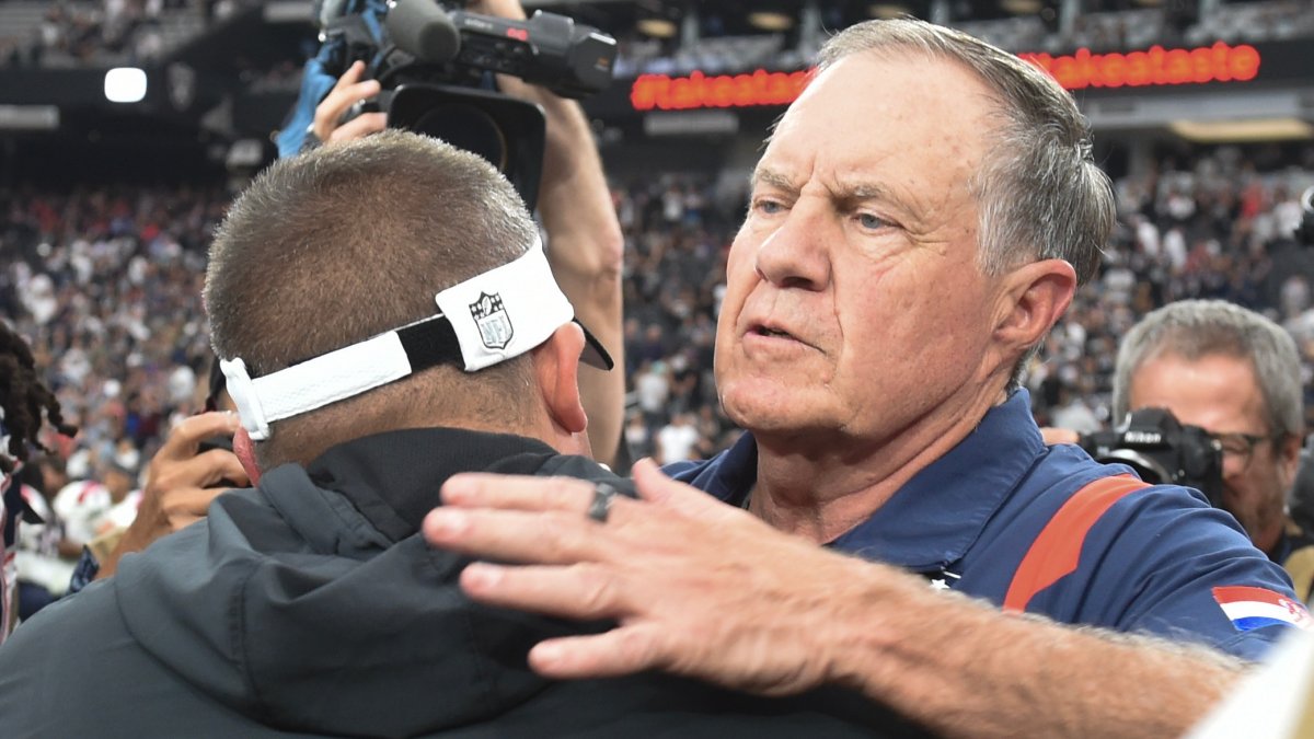 Bill Belichick smashes tablet amid Patriots’ loss to Raiders – NBC Chicago