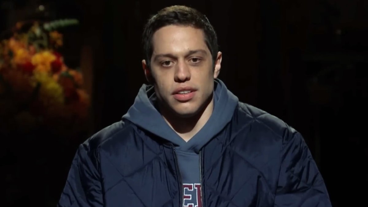 Pete Davidson opens ‘SNL' with an emotional message on Israel-Hamas war ...