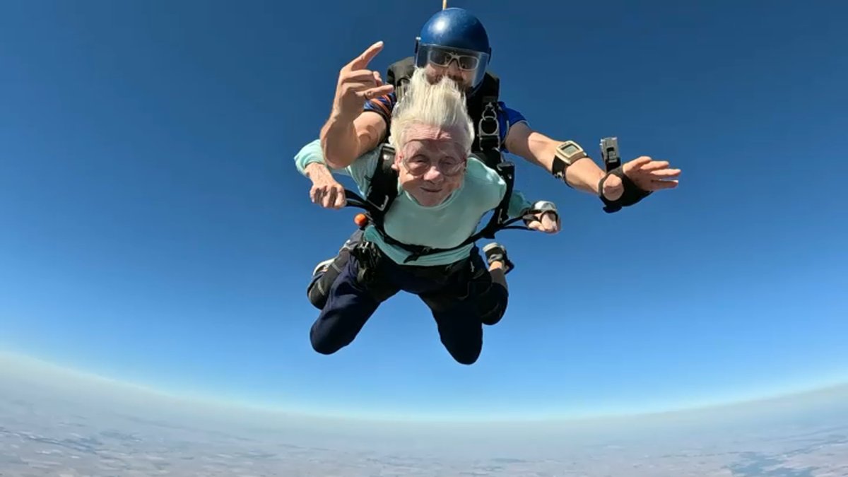 104-year-old Chicago woman dies just one week after record skydive ...