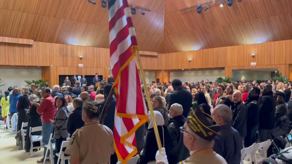 New US citizens sworn in at naturalization ceremony – NBC Chicago