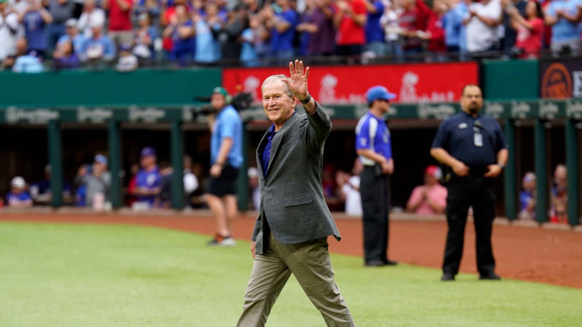 George W Bush To Throw Out Ceremonial First Pitch Before World Series