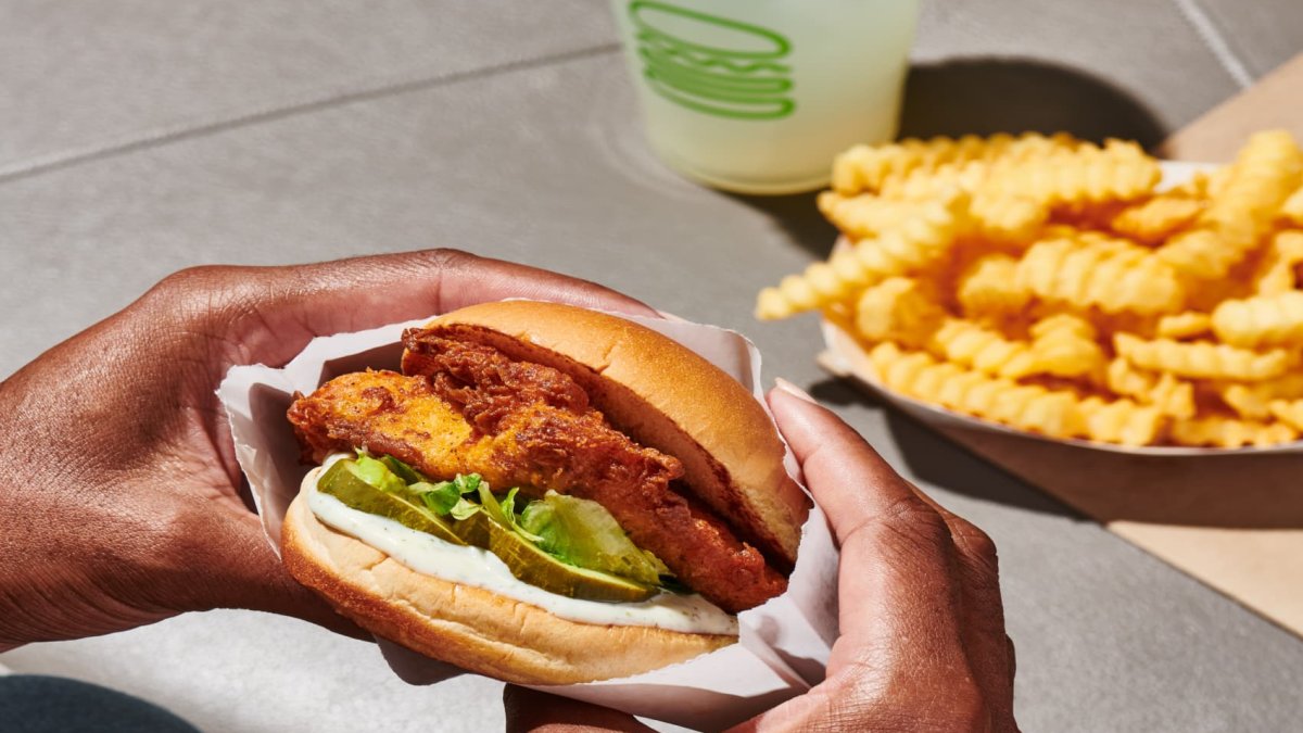 Shake Shack CEO talks expansion goals as shares climb after earnings ...