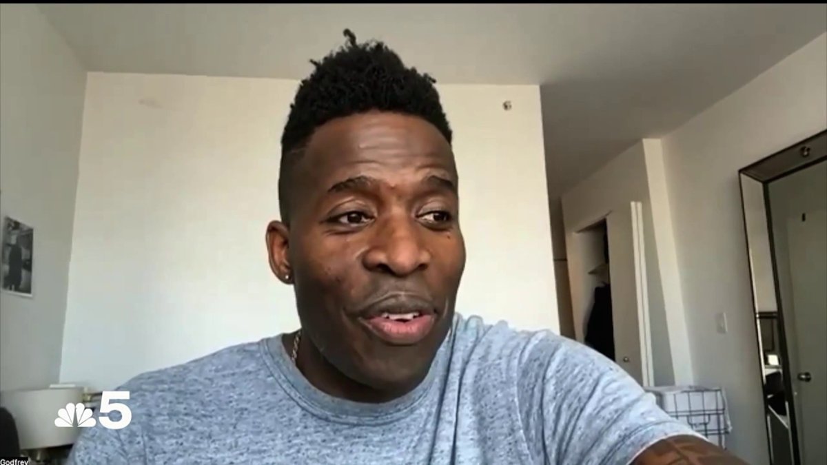 Comedian Godfrey to host the Emmys in hometown Chicago – NBC Chicago