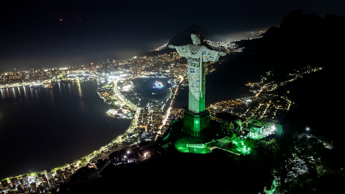 Taylor Swift welcomed to Brazil with decorated Christ the Redeemer ...