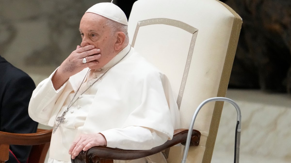 Pope Francis appears at weekly audience but says ‘he’s not well’ – NBC ...