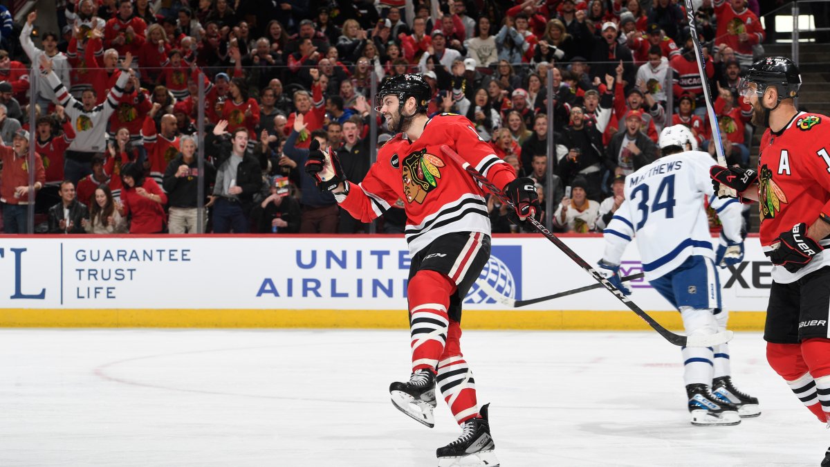 Jason Dickinson leads Blackhawks to much-needed win as distractions ...