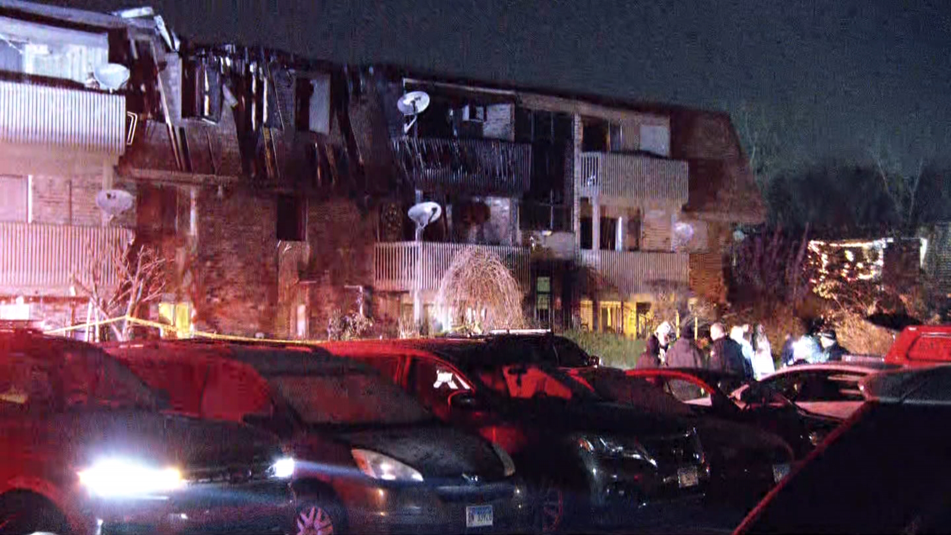 West Chicago apartment fire sends 6 to hospital, including firefighter ...