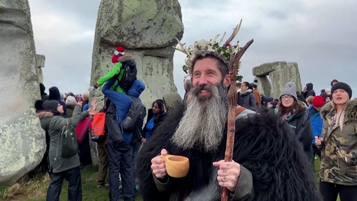 Revelers gather at Stonehenge for winter solstice – NBC Chicago