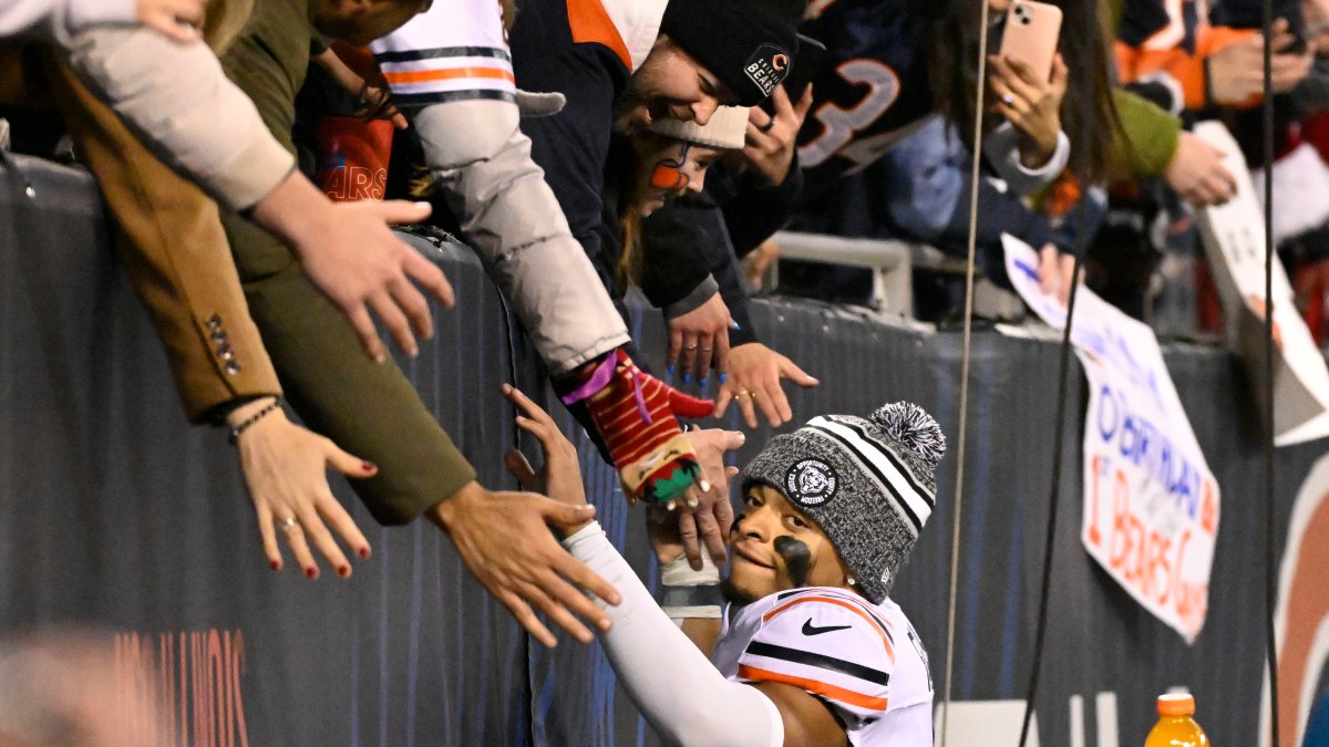 Dave Wannstedt wants Bears to keep Justin Fields – NBC Chicago