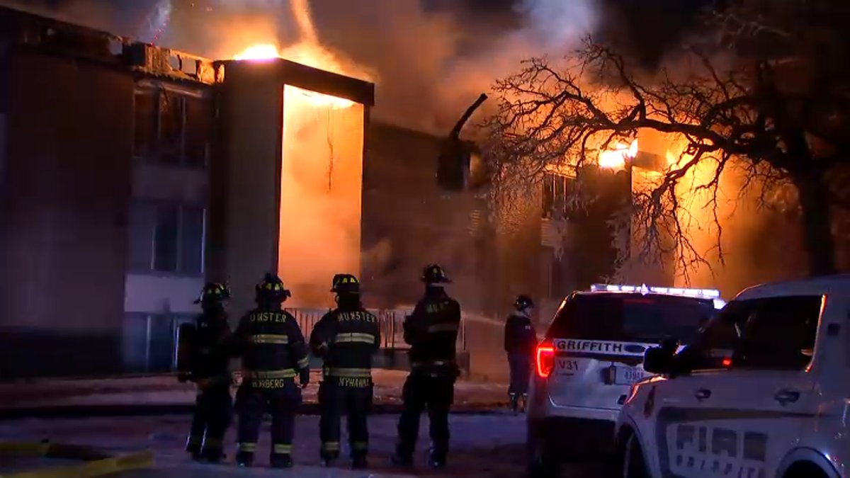 Fire engulfs Merrillville, Indiana, apartment building – NBC Chicago
