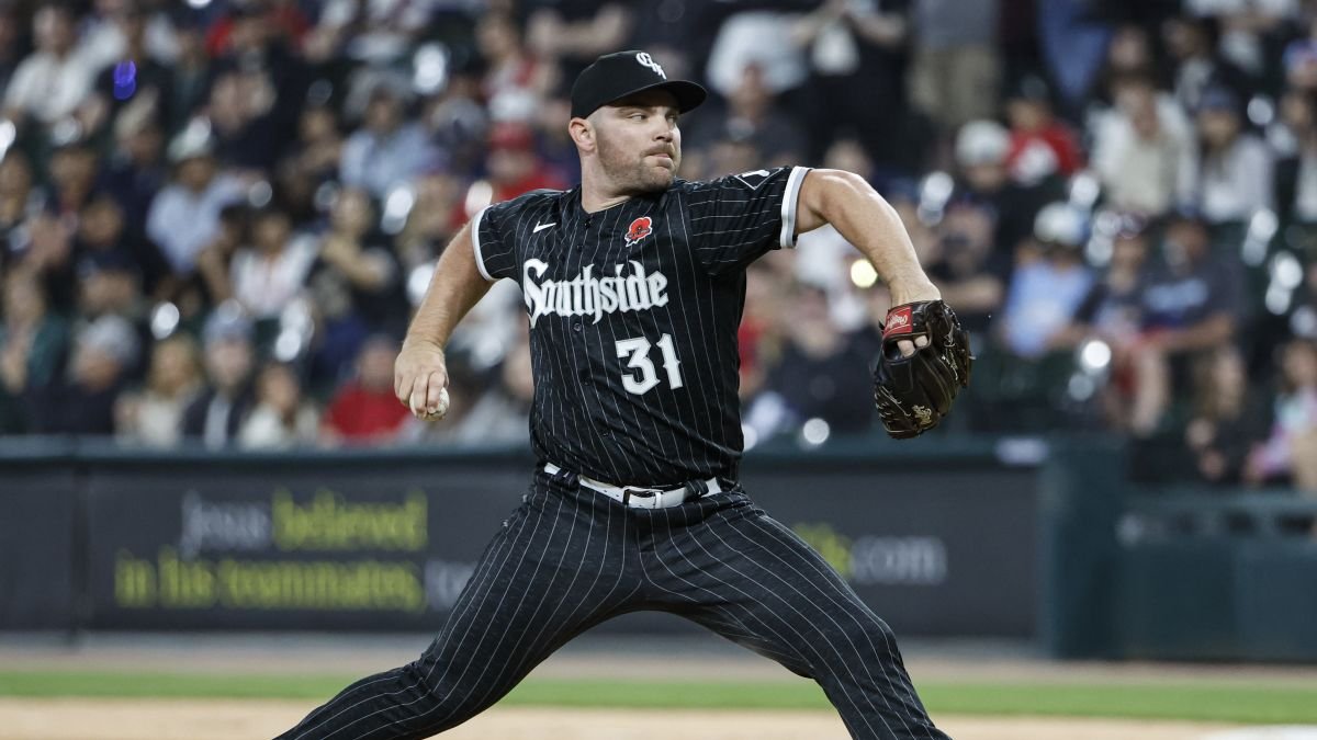 MLB rumors: Red Sox, free agent Liam Hendriks agree to two-year ...