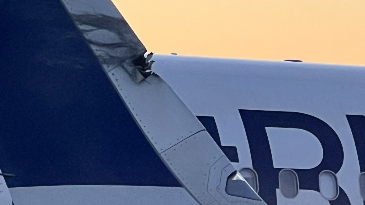JetBlue planes touch at Boston Logan Airport – NBC Chicago