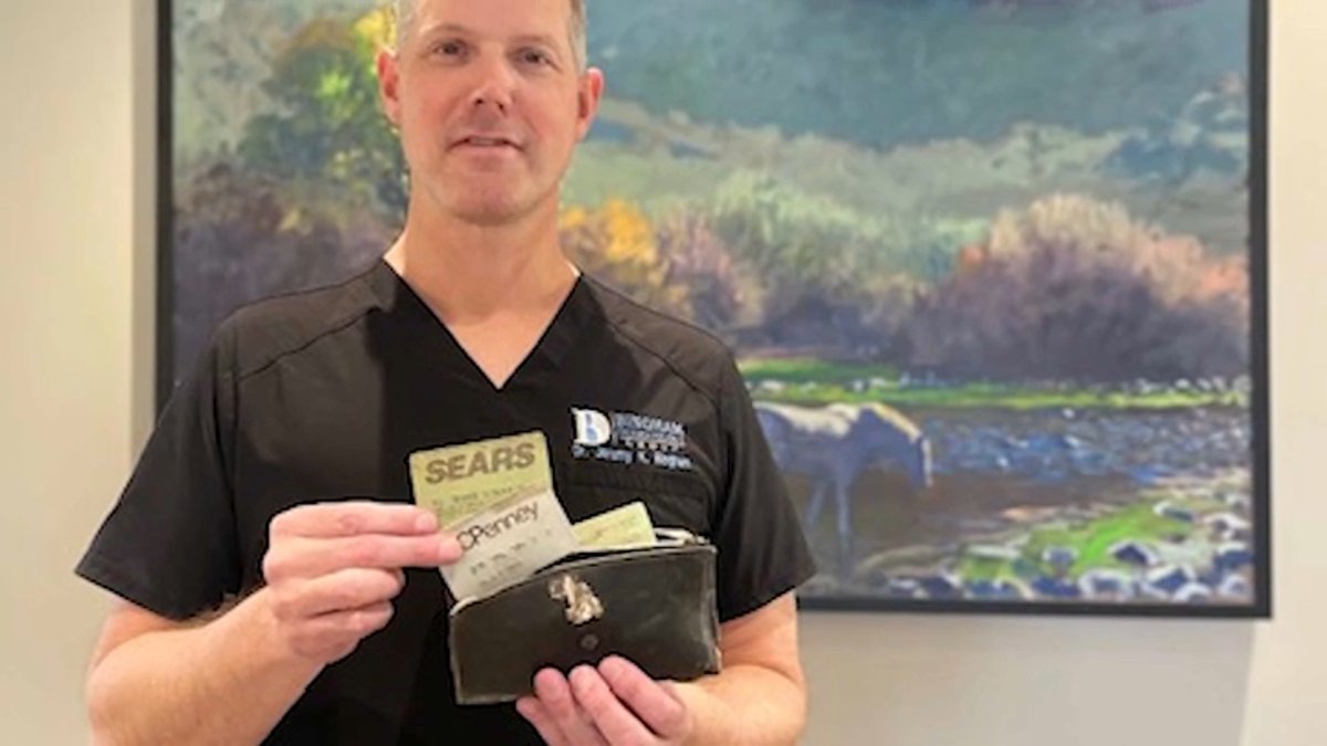 An Illinois woman lost her wallet 28 years ago in Mesa, Arizona ...