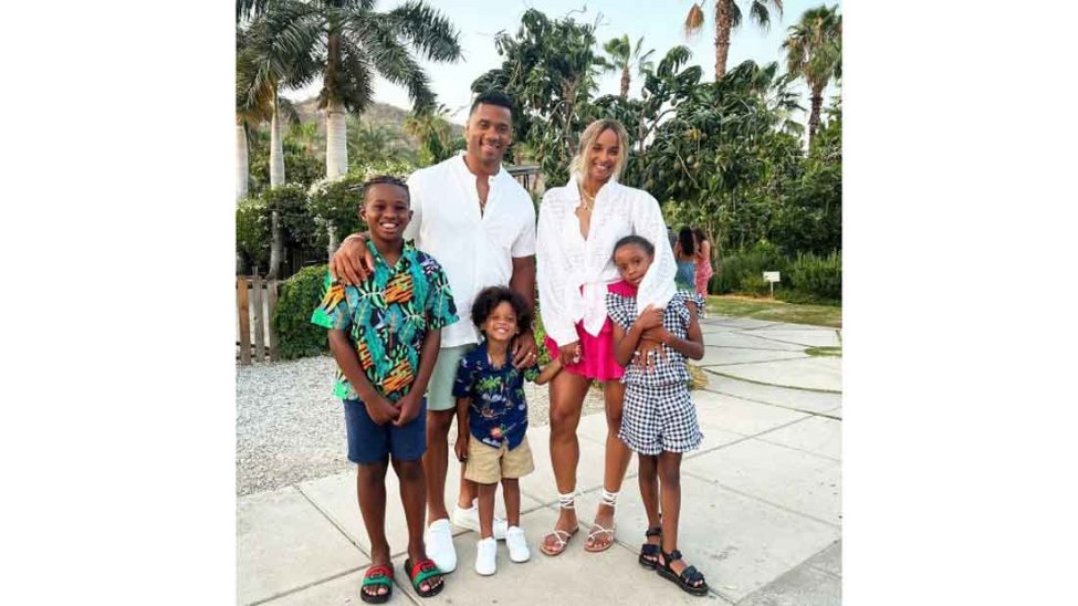 Russell Wilson Accompanies 6 Year Old Sienna To A Daddy Daughter Dance Nbc Chicago