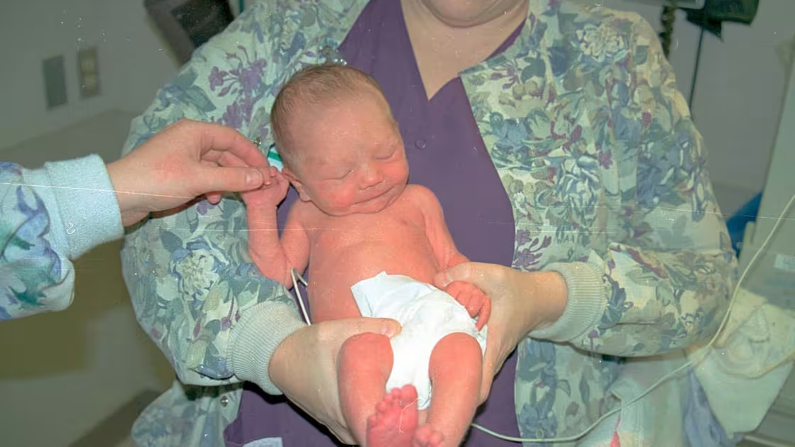 Police officer reunited with formerly abandoned infant 23 years later ...