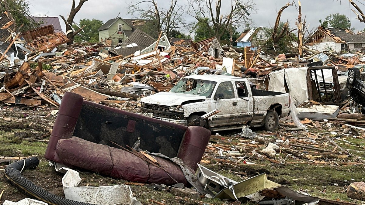 Deadly tornadoes strike Iowa as blowing dust, power outages impact ...