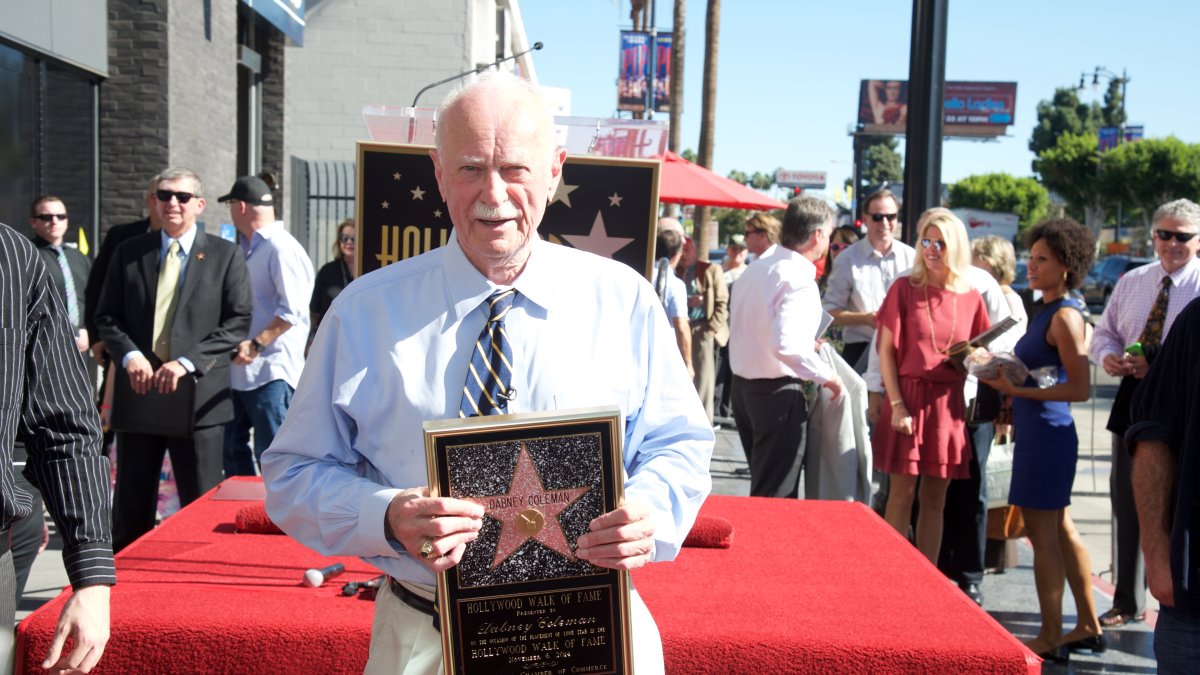 Actor Dabney Coleman, of ‘9 to 5’ and ’Tootsie,’ dies at 92 – NBC Chicago