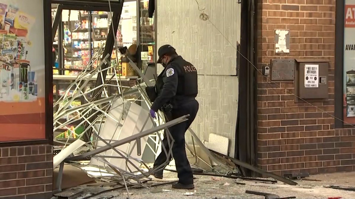 6 armed robberies overnight in Chicago, including 1 involving a steel ...