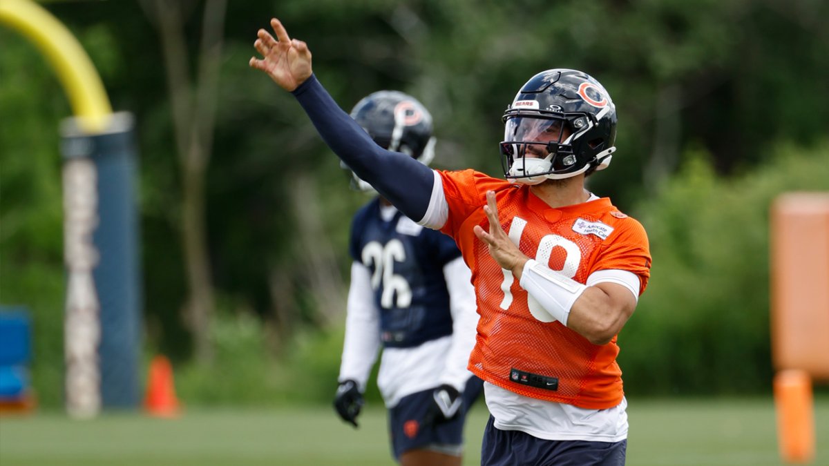 Caleb Williams signs Bears rookie contract ahead of training camp ...