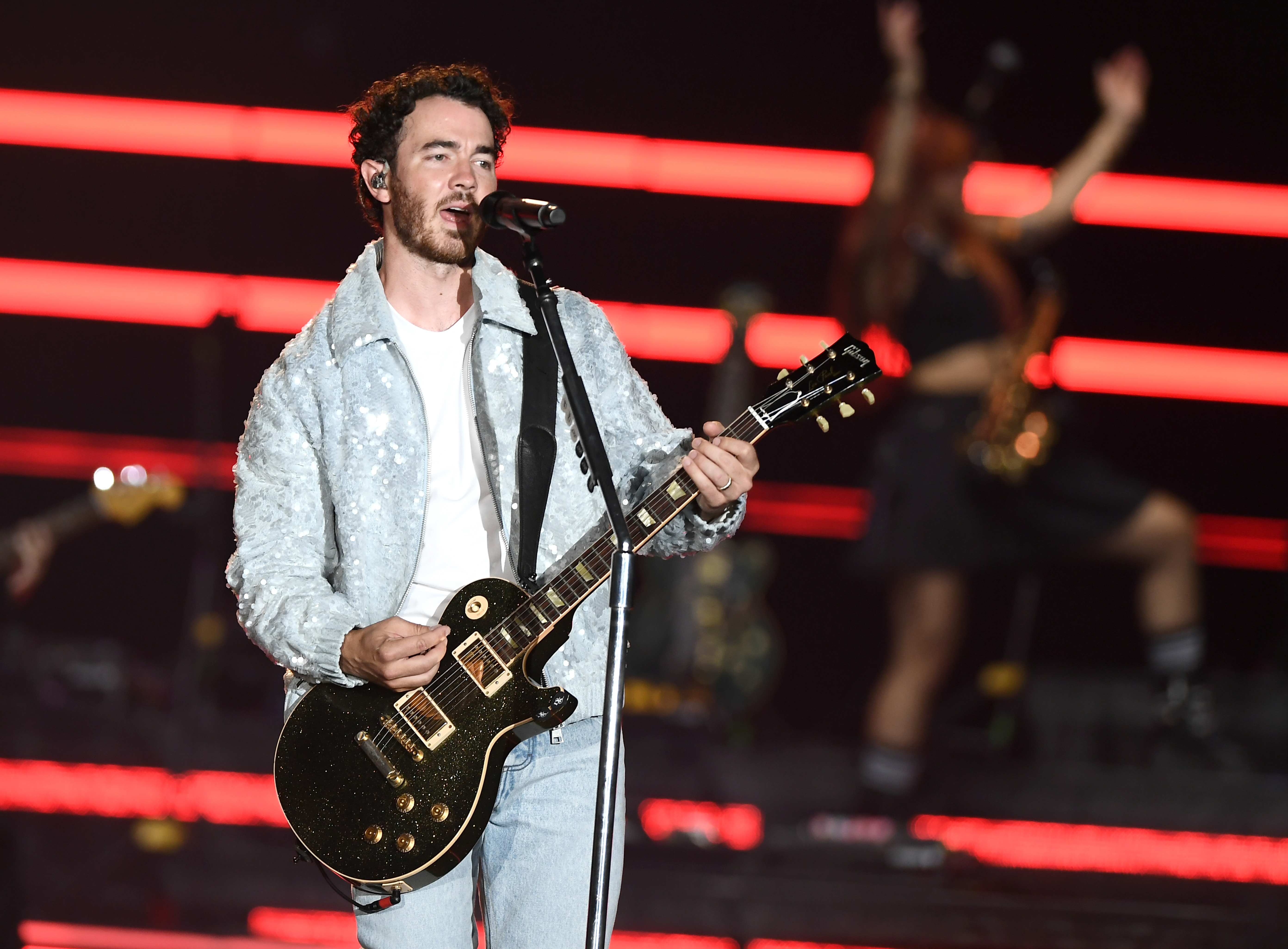 Kevin Jonas shares skin cancer diagnosis – NBC Chicago
