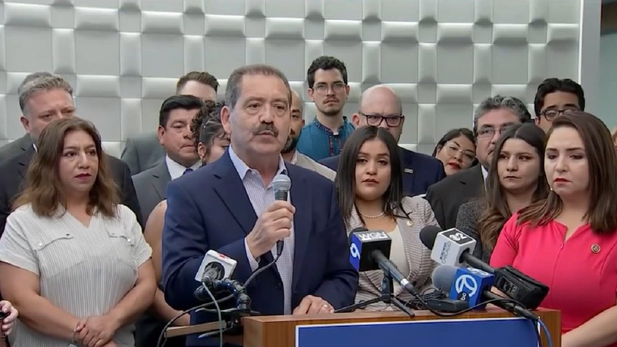 Pro-immigrant groups push for work permits for undocumented workers ...