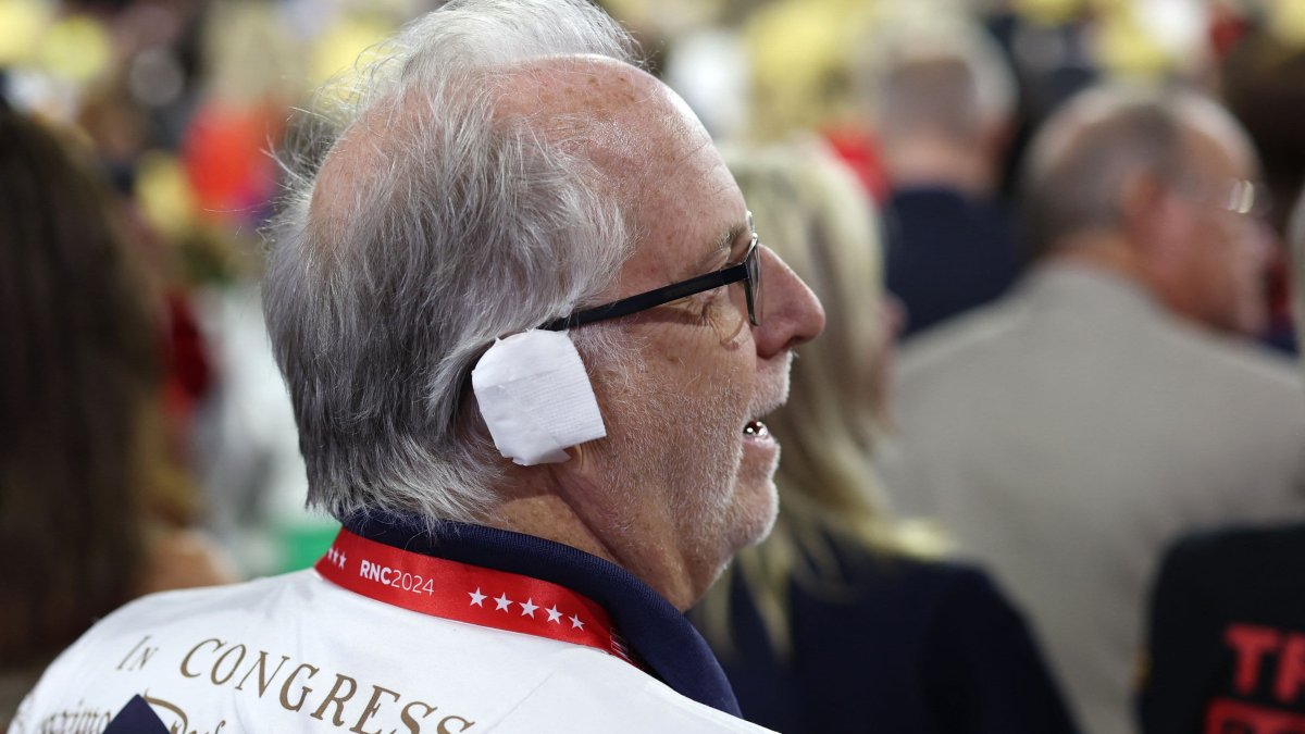RNC attendees wear ear bandages ‘in solidarity’ with Trump – NBC Chicago RNC attendees wear ear bandages ‘in solidarity’ with Trump – NBC Chicago