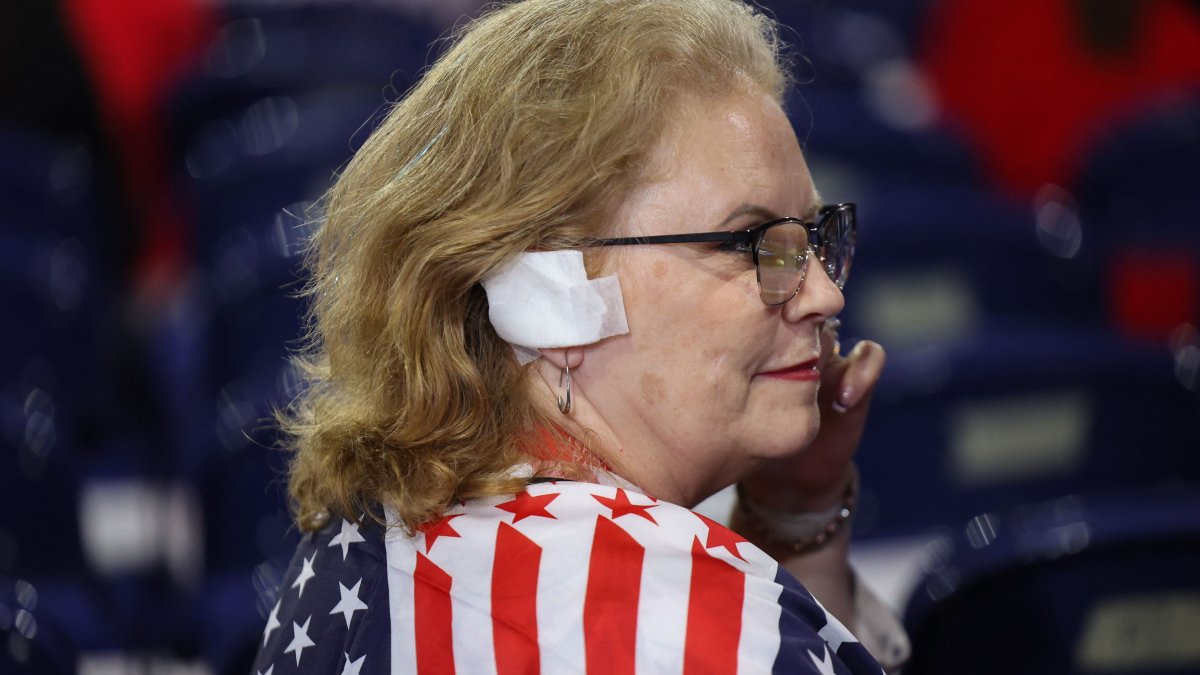 PHOTOS: Ear bandages worn ‘in solidarity’ with Trump at RNC – NBC Chicago