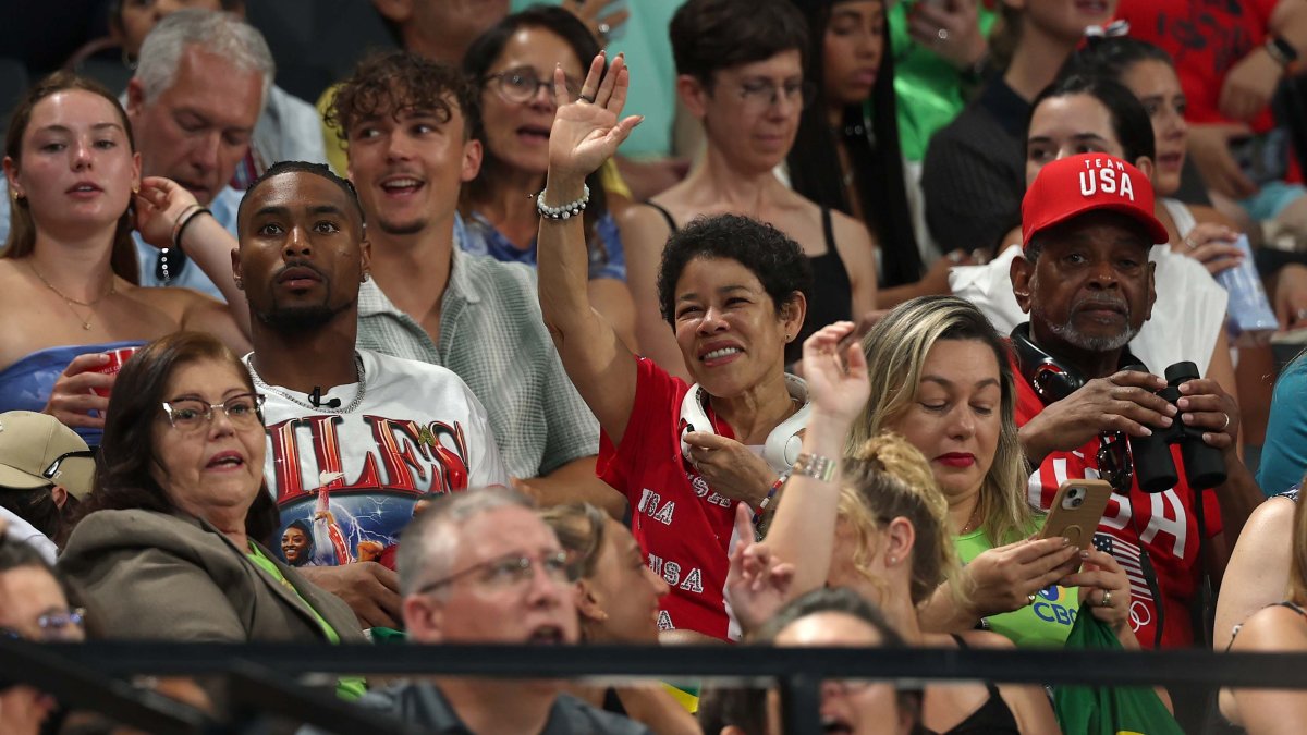 Simone Biles’ husband, Jonathan Owens, spotted in stands at women’s ...
