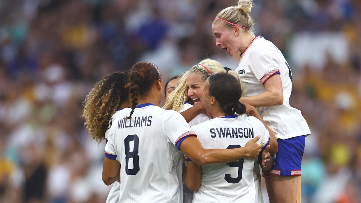 HIGHLIGHTS: Illinois native Korbin Albert scores for USWNT – NBC Chicago