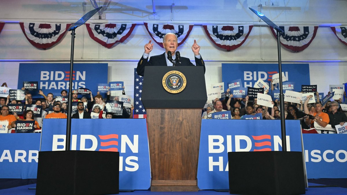 Biden at rally: ‘I’m staying in the race’ – NBC Chicago