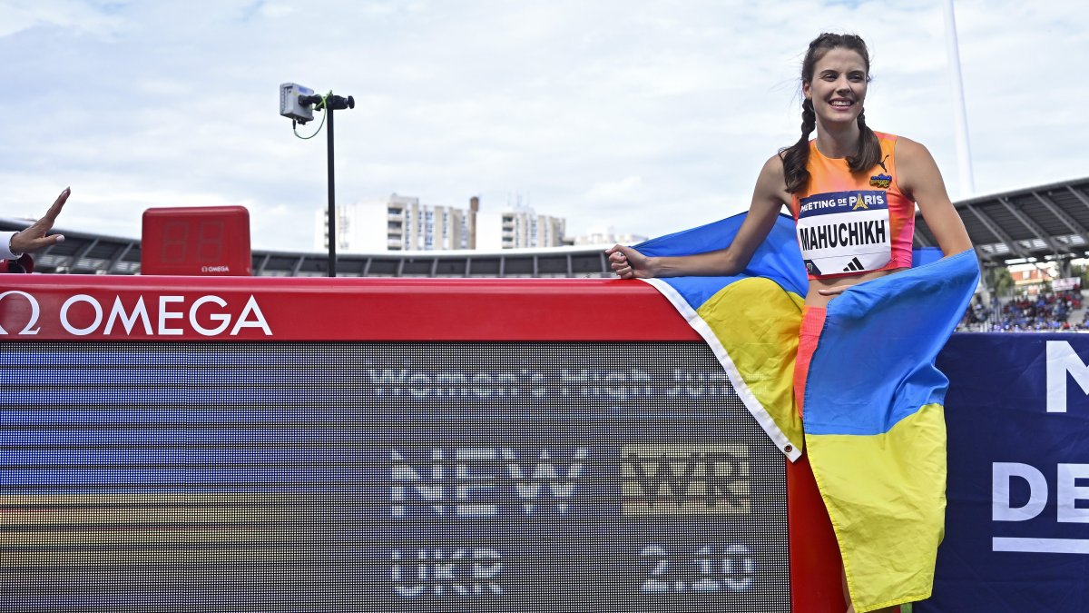 Ukraine’s top high jumper breaks 37-year-old world record – NBC Chicago
