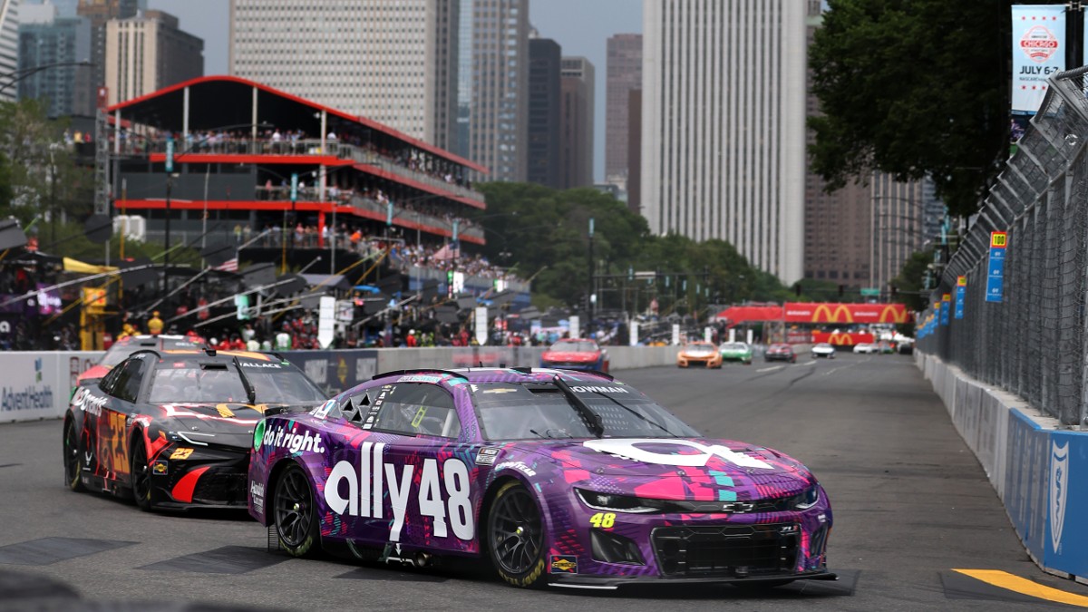 How Alex Bowman responded to Bubba Wallace hitting his car after NASCAR ...