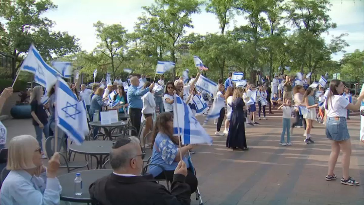 Highland Park rally held in response to Pro-Palestinian protest outside ...