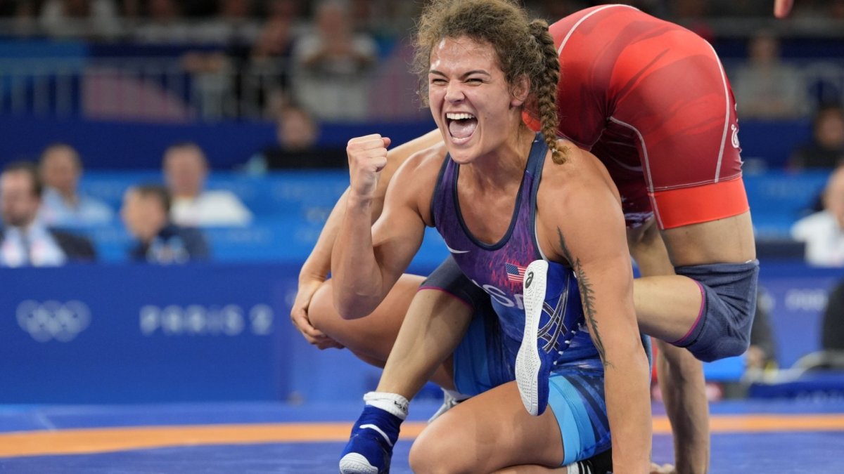 HIGHLIGHT: Wrestler Kayla Colleen Miracle wins one, loses one – NBC Chicago